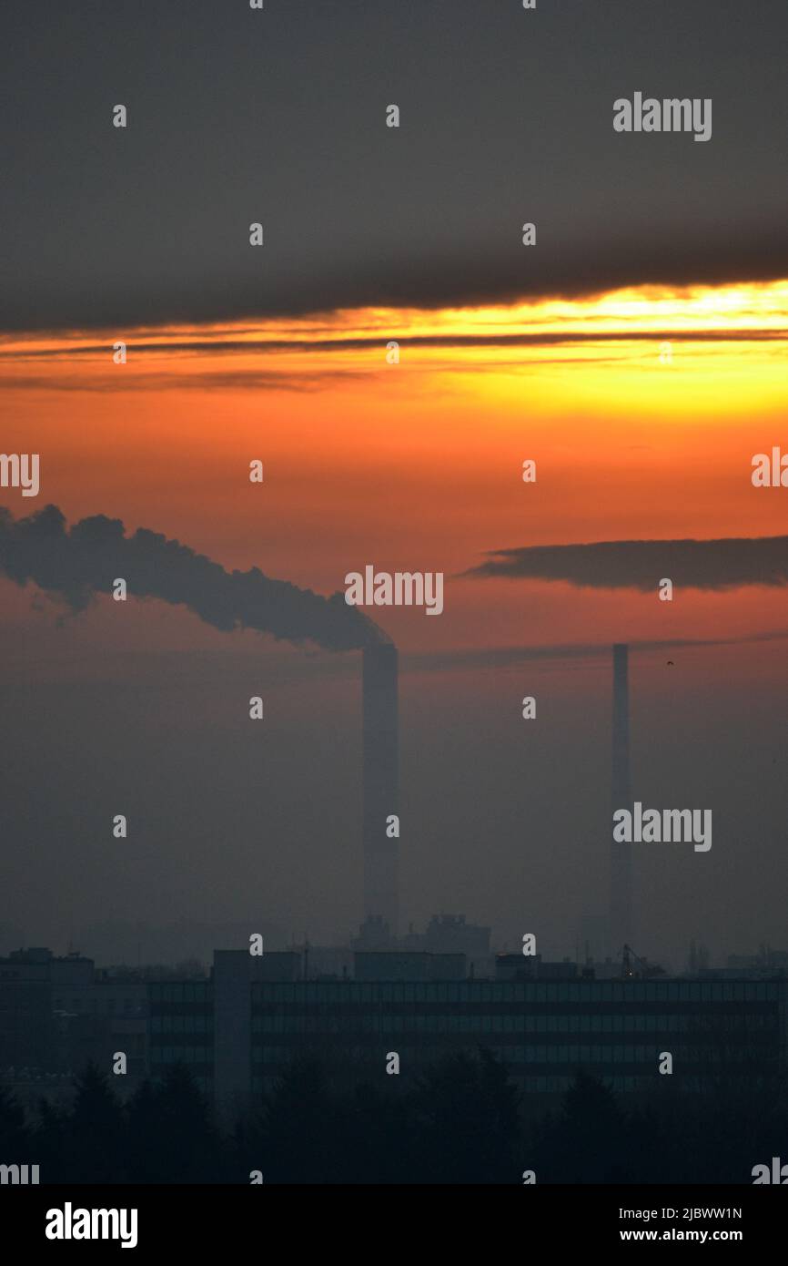 Factorys smoke hi-res stock photography and images - Alamy