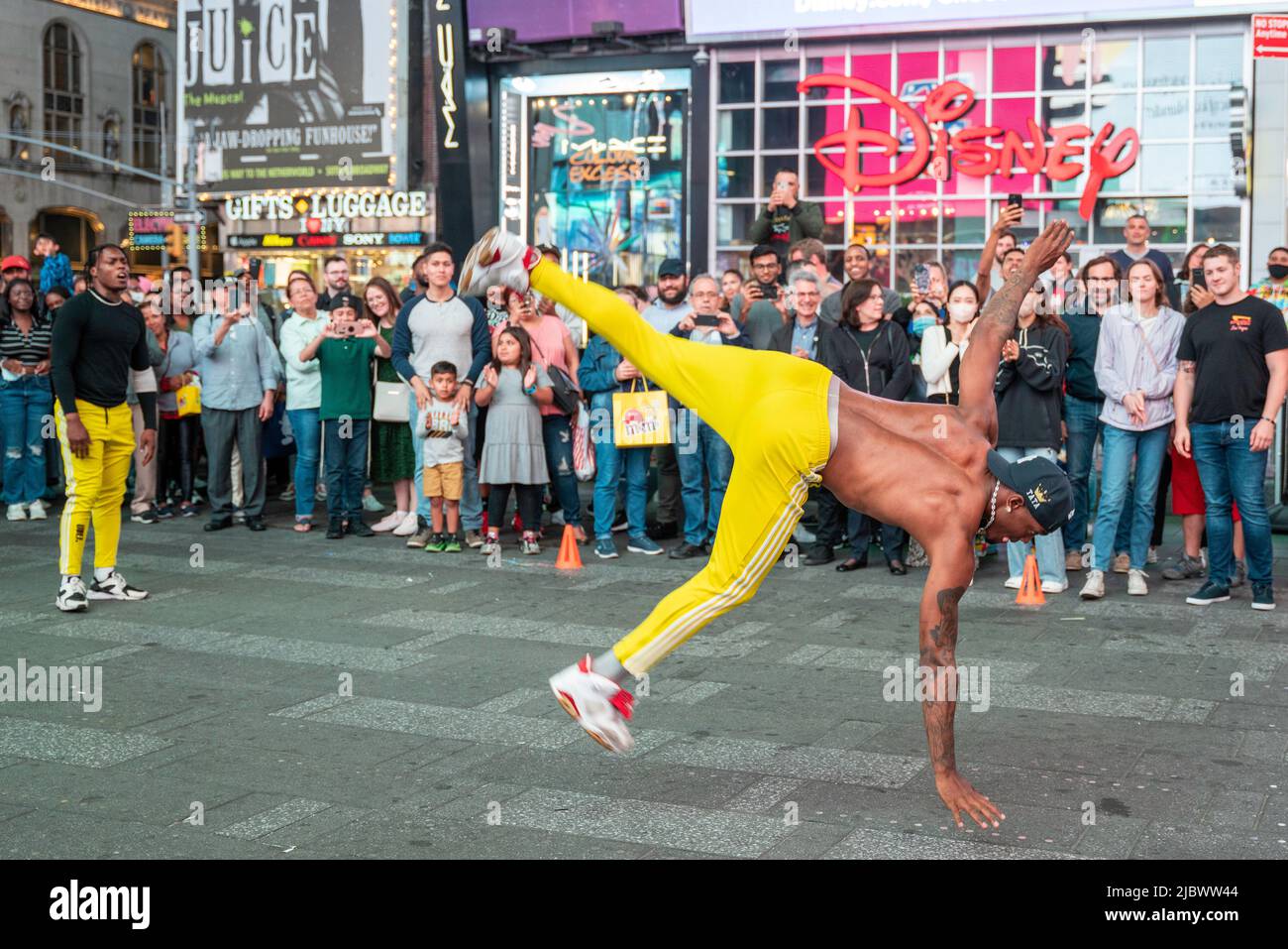 Street dance in times square Stock Photo - Alamy