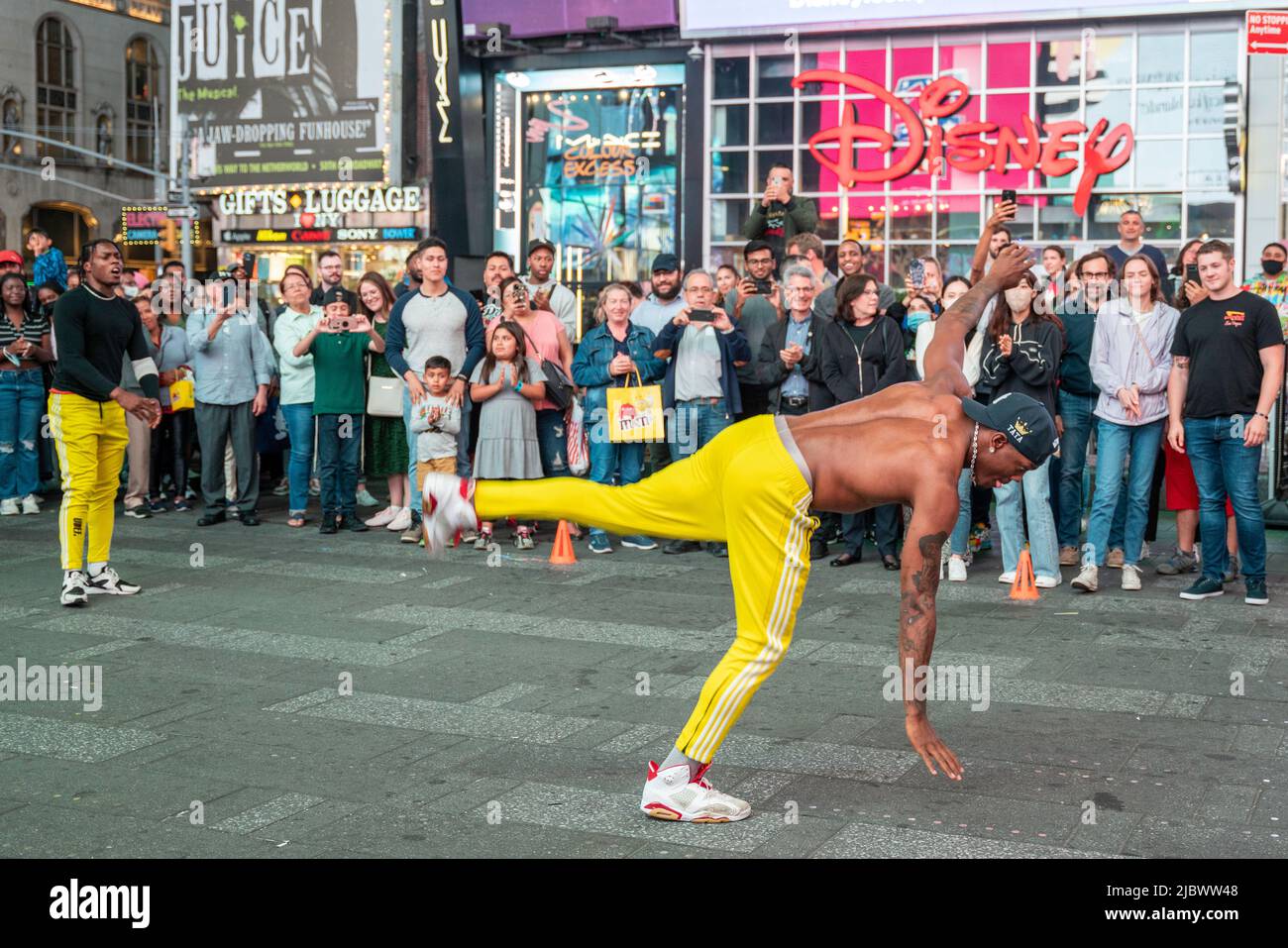 Street dance in times square Stock Photo - Alamy