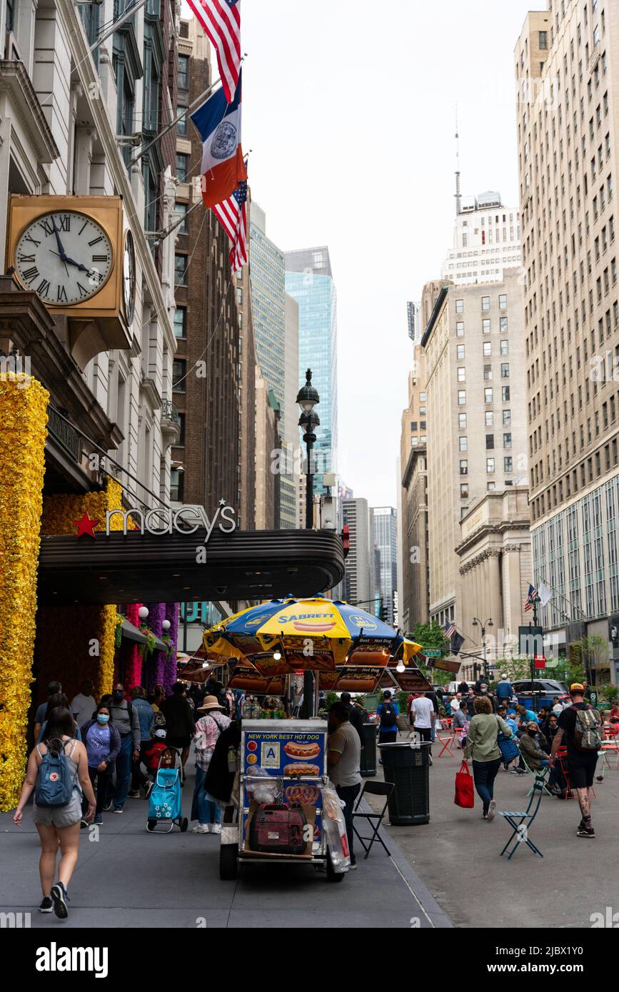 New york street life Stock Photo - Alamy