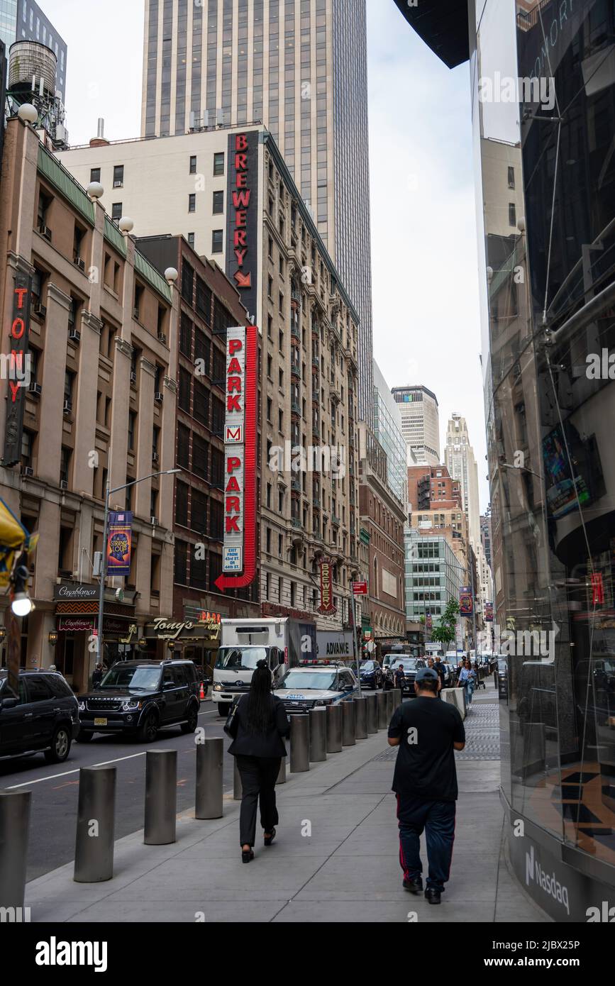 New york street life Stock Photo - Alamy