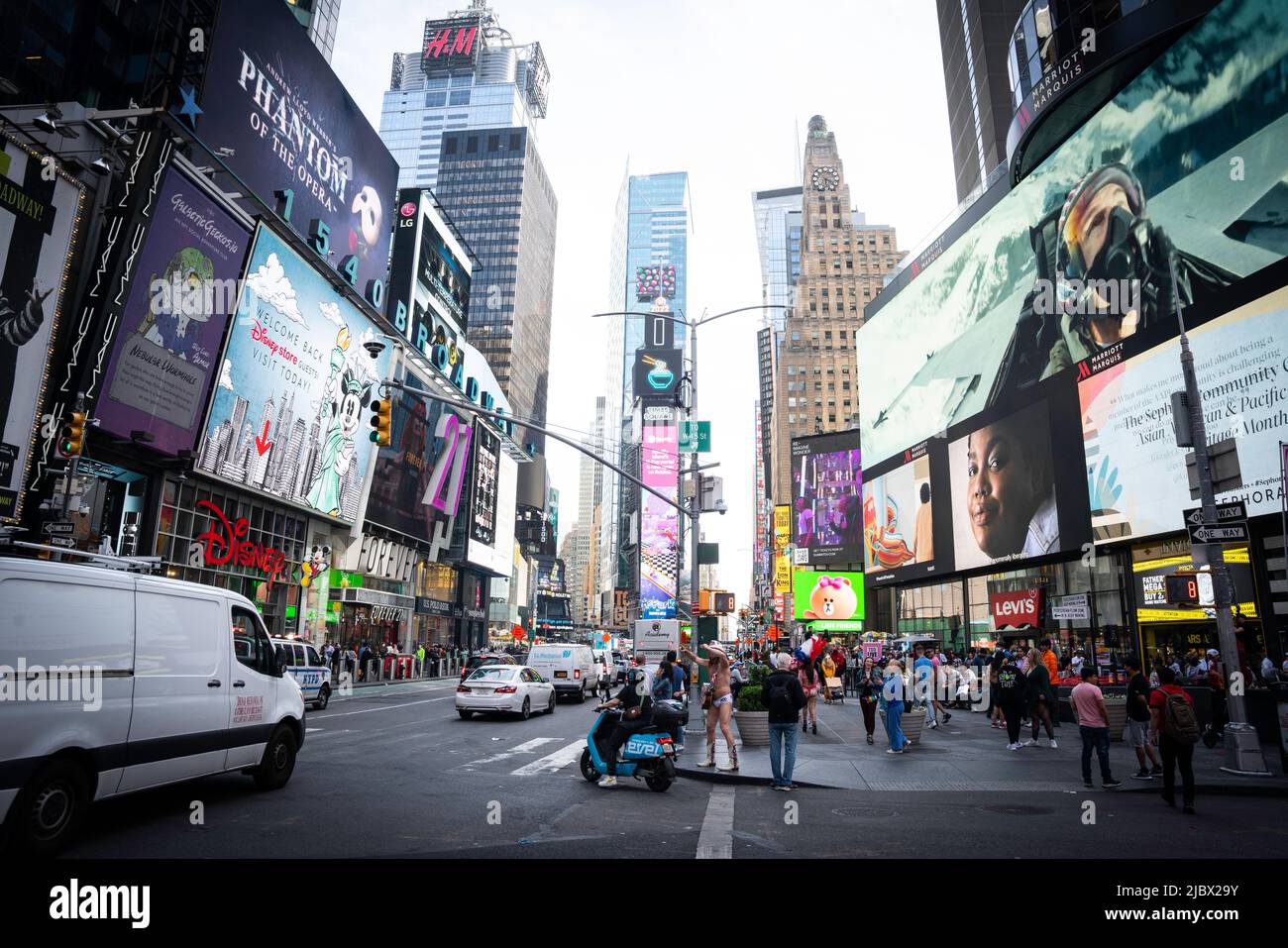 Times square information center hi-res stock photography and images - Alamy