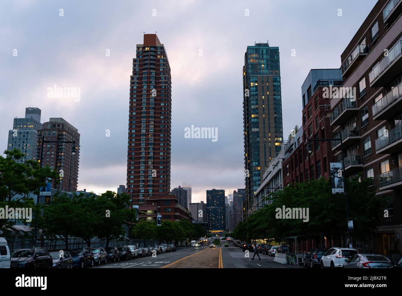 Long Island City night time Stock Photo - Alamy
