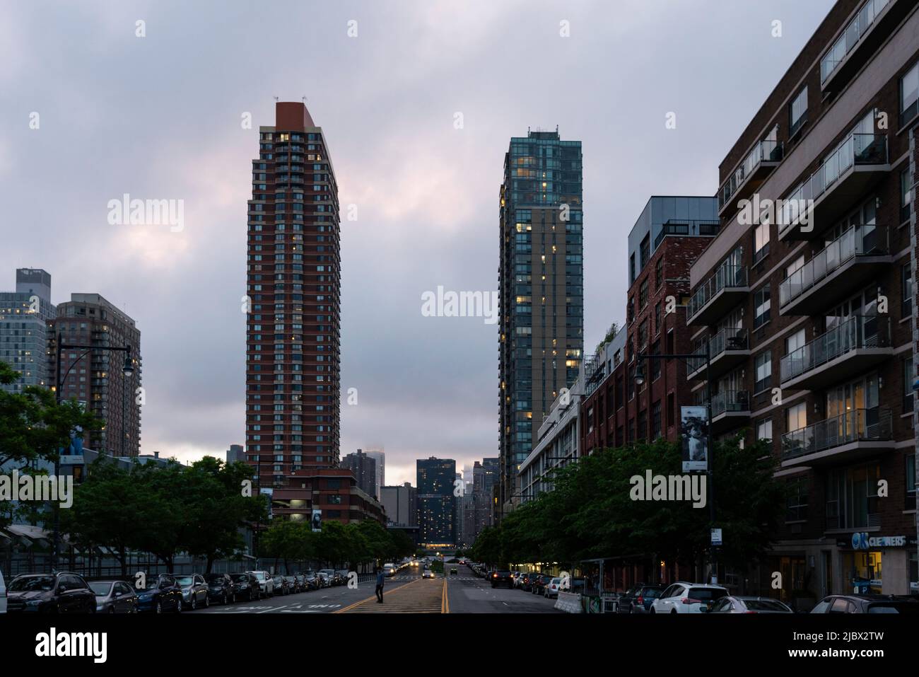 Long Island City night time Stock Photo - Alamy