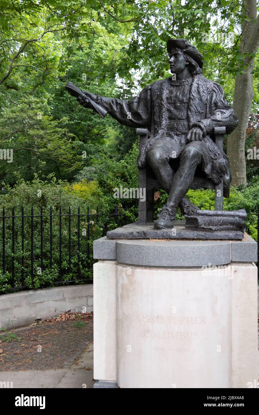 Statue in the Chelsea area of west london,england Stock Photo - Alamy