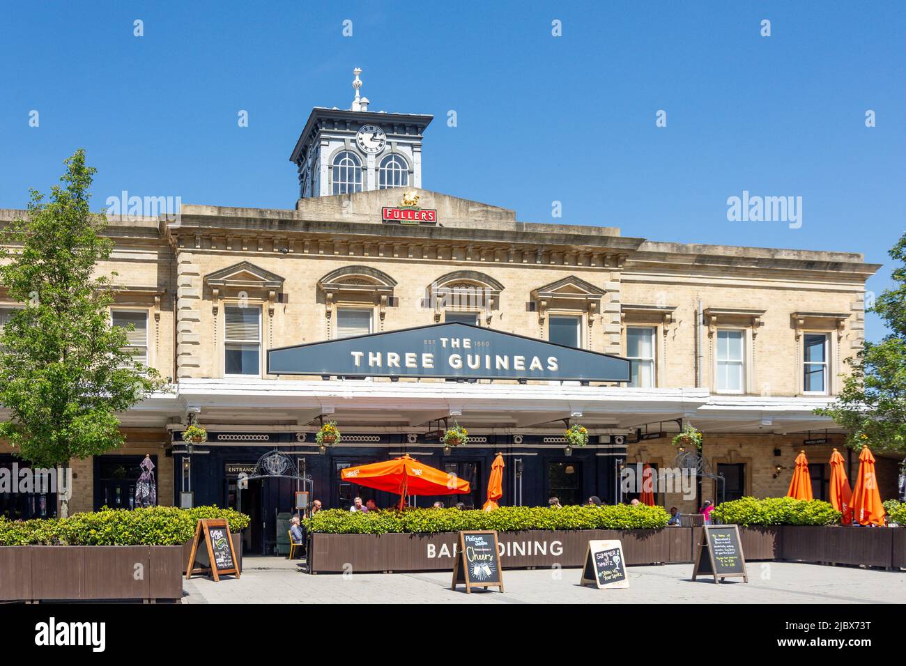 The three guineas pub station approach reading berkshire downtow hi-res ...