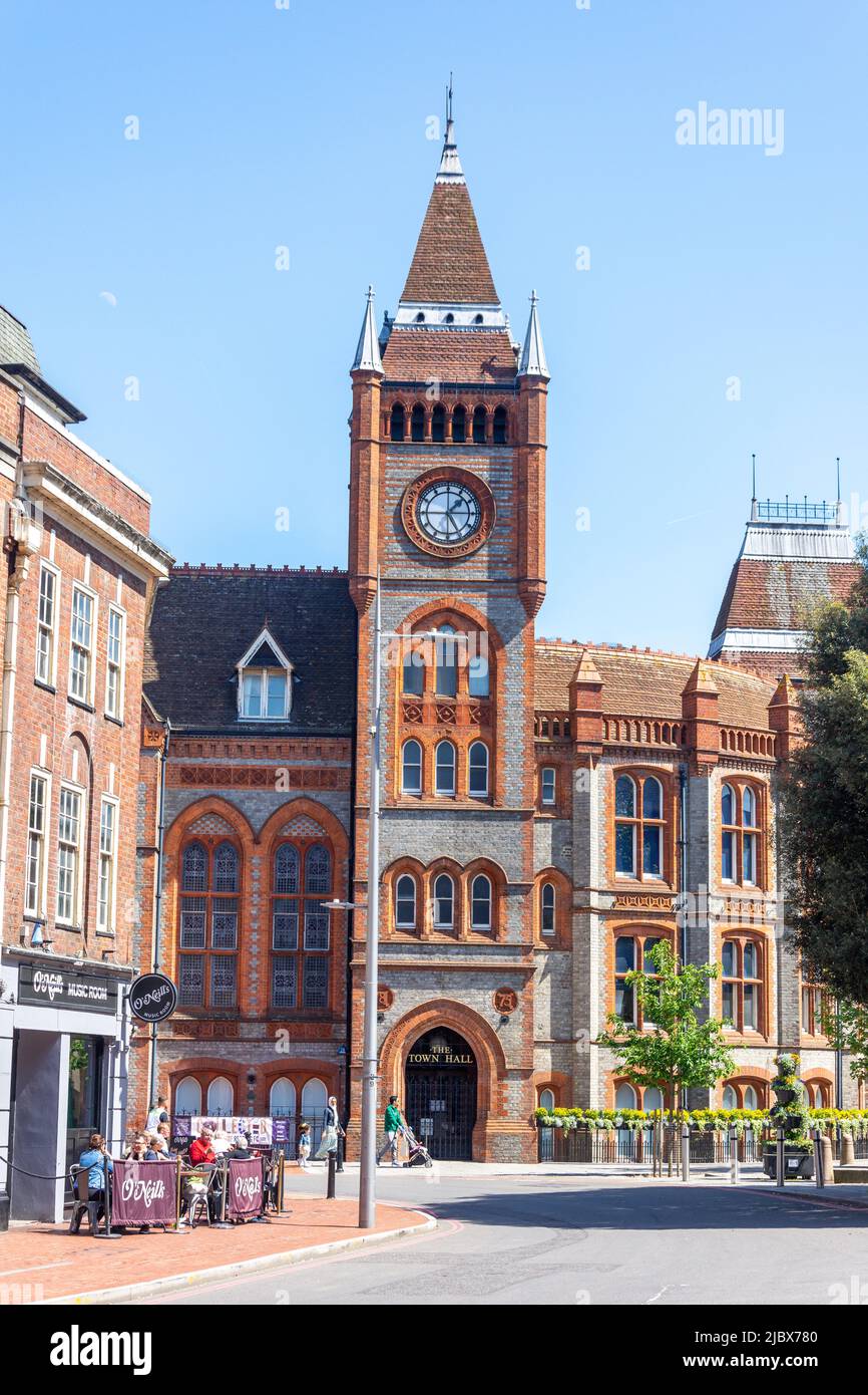 Reading Museum and Town Hall from Friar Street, Reading, Berkshire ...