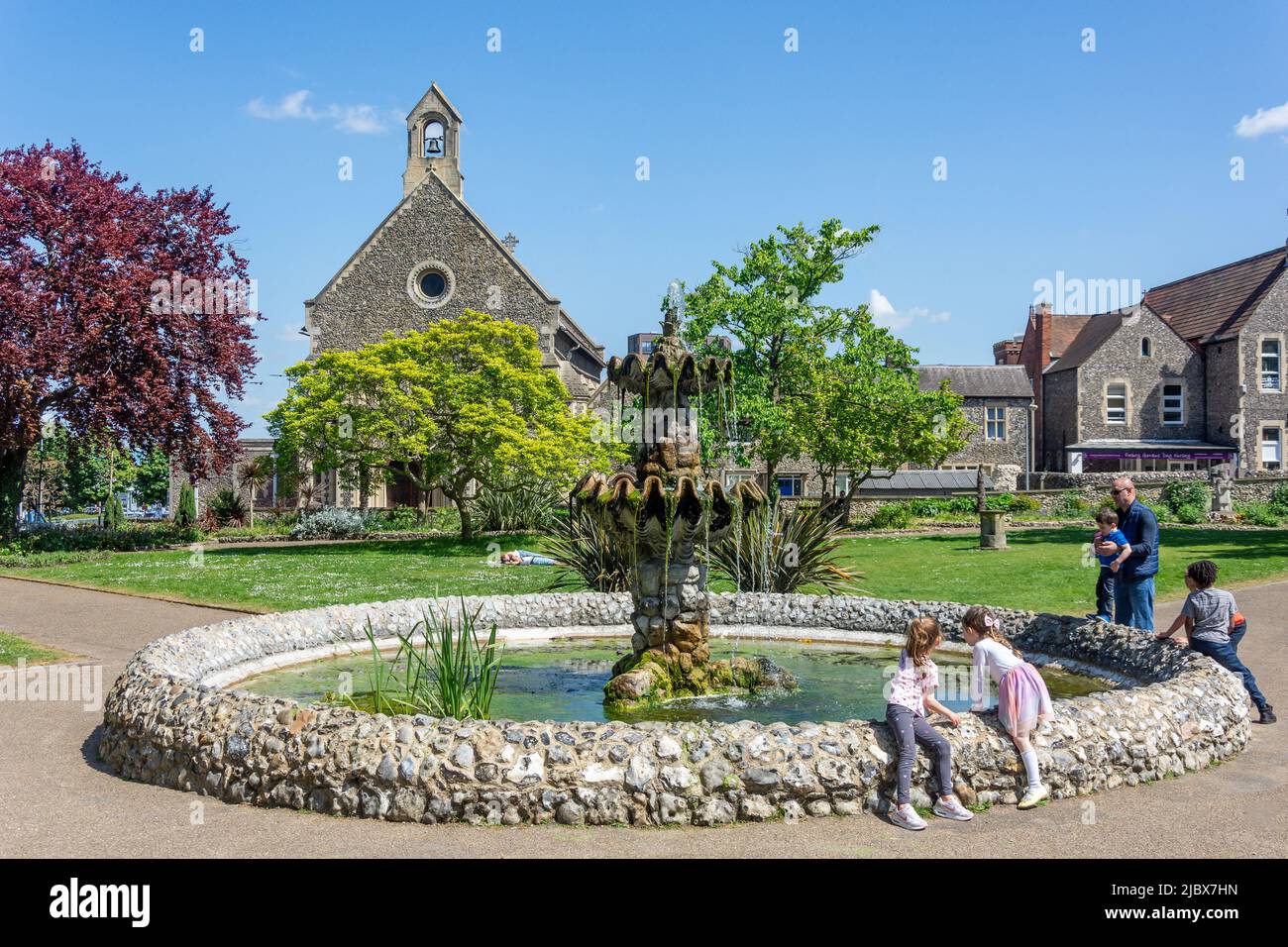 The Fountain in Forbury Gardens Public Park, Reading, Berkshire ...