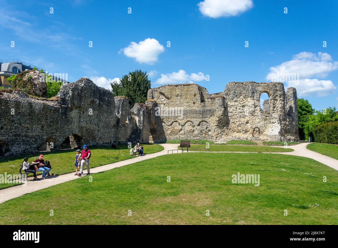 The ruins of the Chapter House, Reading Abbey, Abbey Quarter, Reading ...
