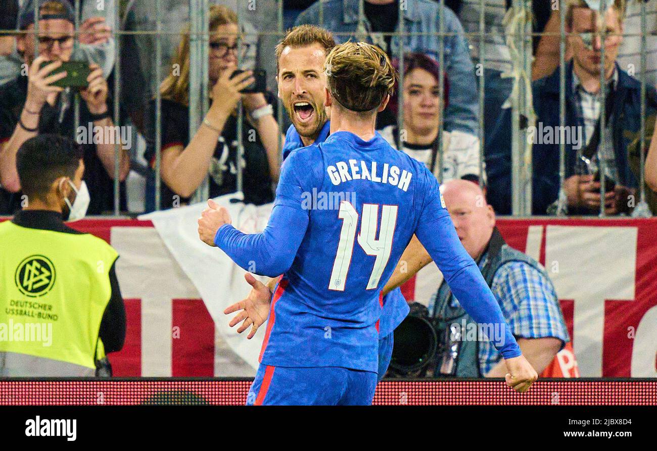 Harry kane celebrating 2022 hi-res stock photography and images - Alamy