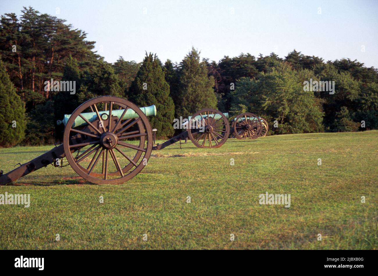 Civil war cannons on battlefield during summer Stock Photo - Alamy