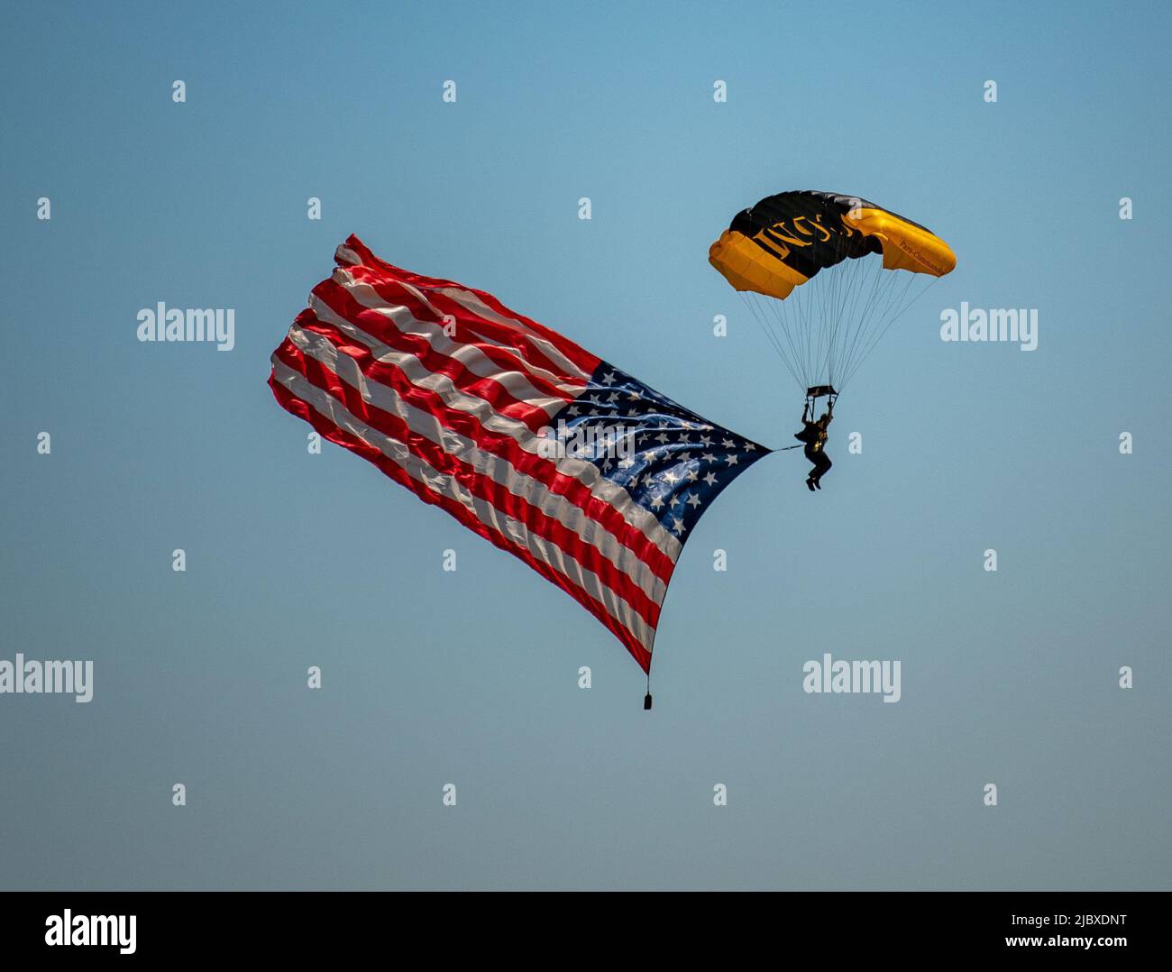 A U.S. Special Operations Command Para-Commando parachutes above the ...
