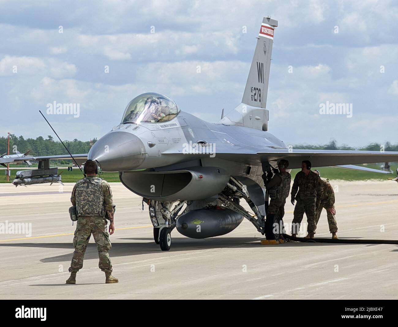 U.S. Airmen assigned to the Wisconsin Air National Guard's 115th ...