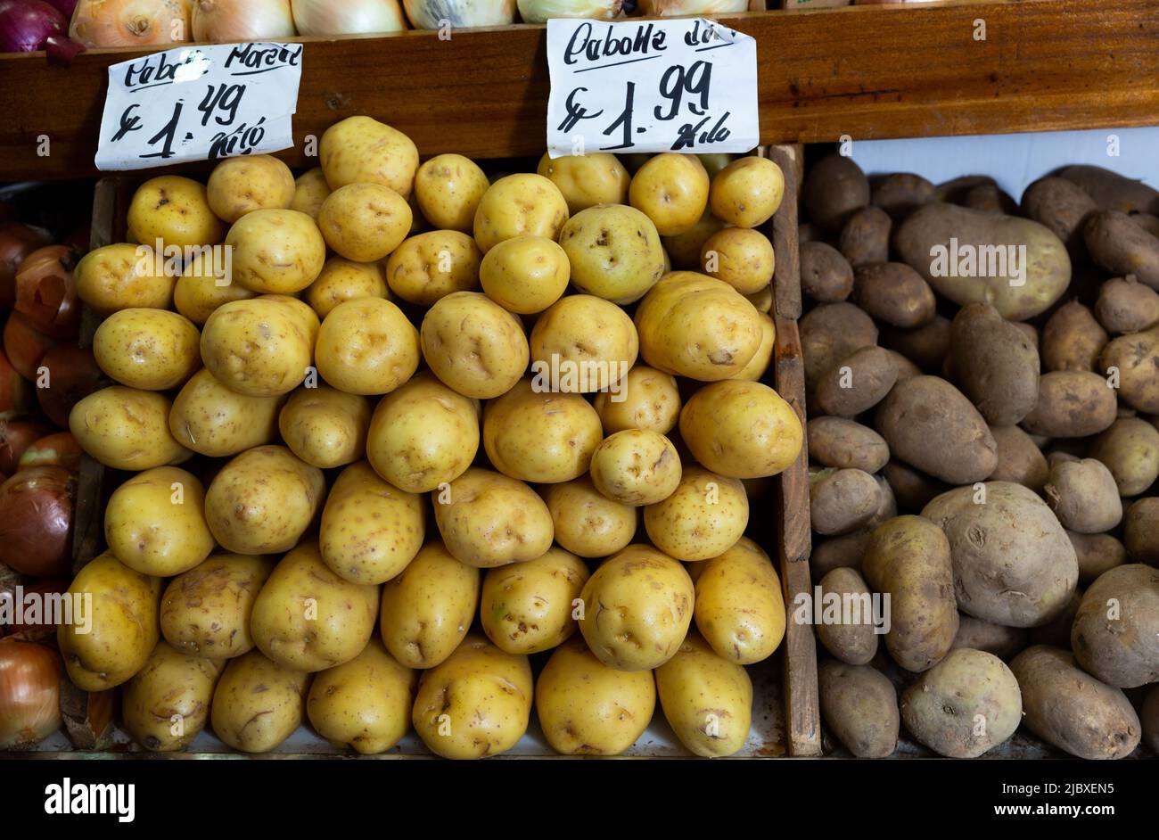 Potatoes on counter of farm market with price tags in Spanish Stock ...