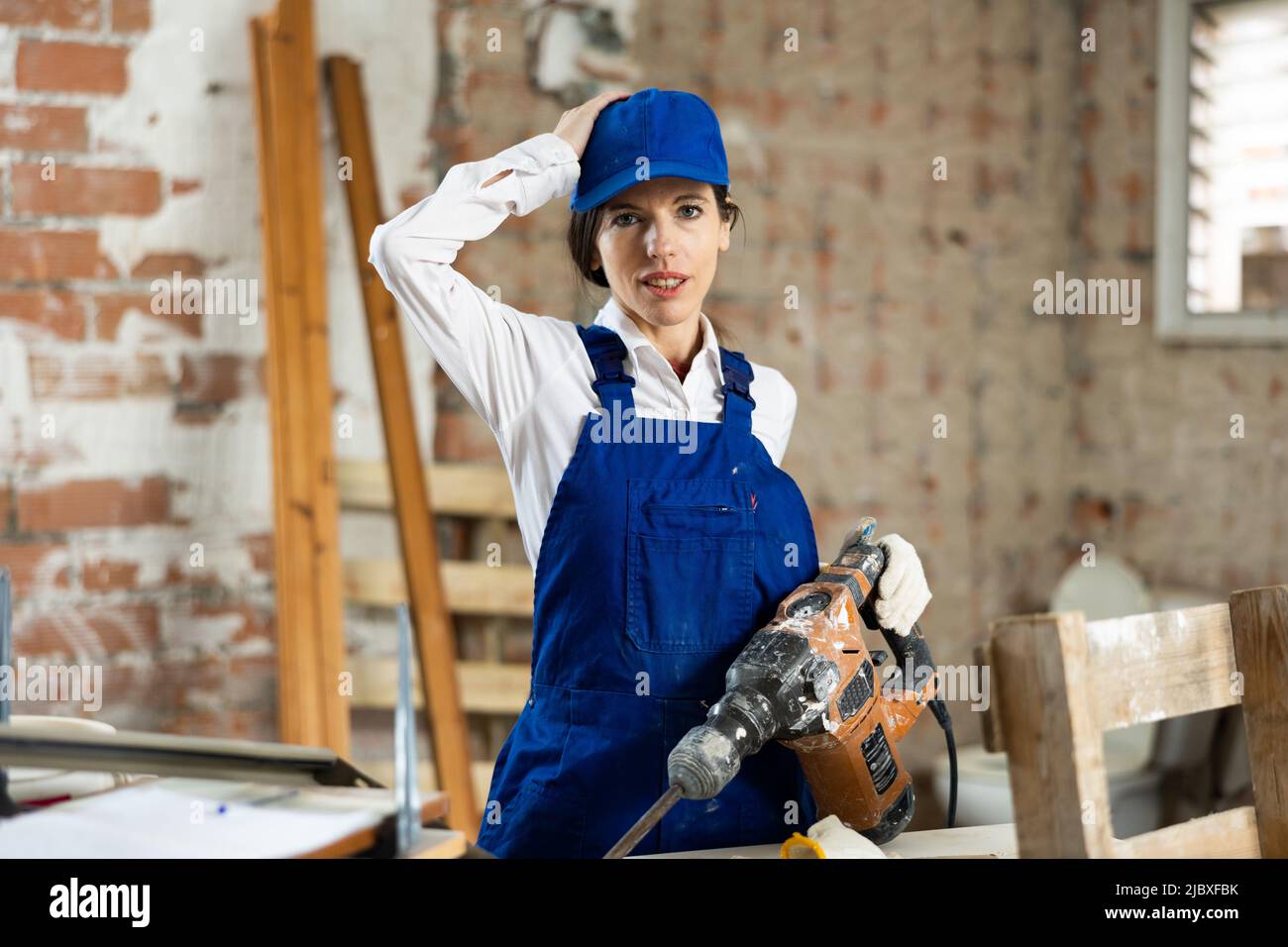 Demolition worker woman hi-res stock photography and images - Alamy