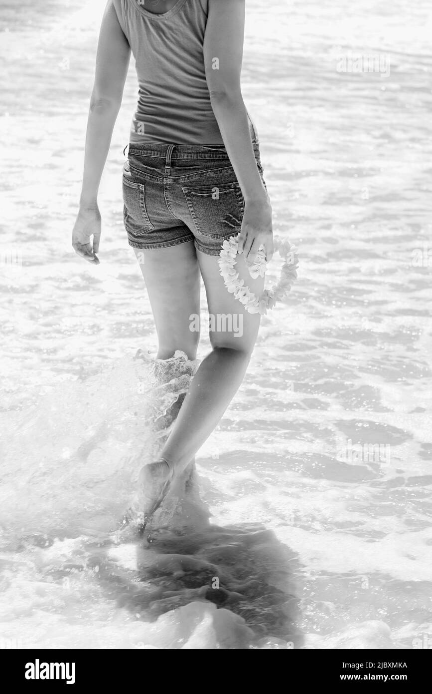 Carrying shells hi-res stock photography and images - Alamy