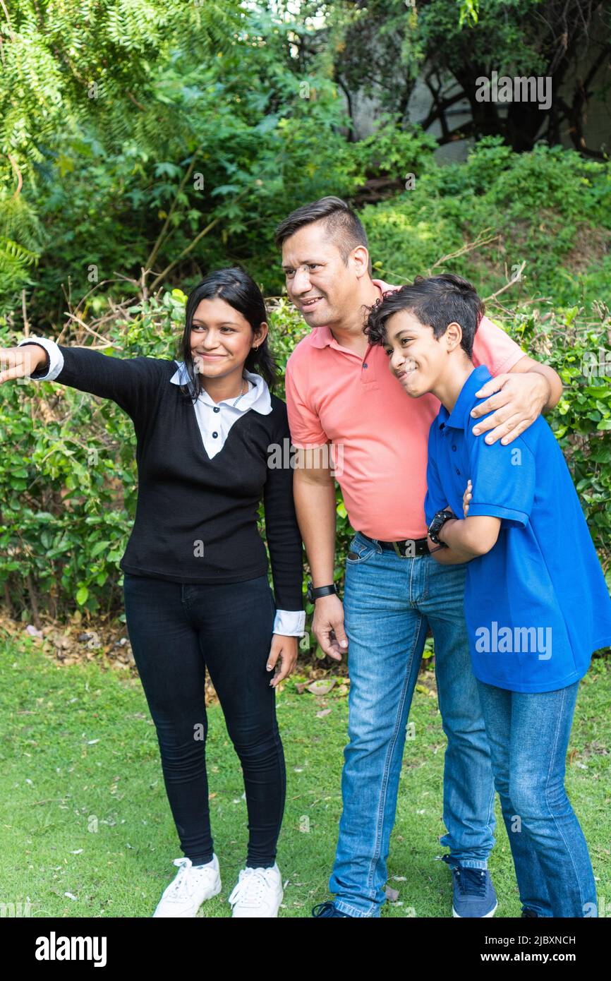 Latino children outdoors hi-res stock photography and images - Alamy