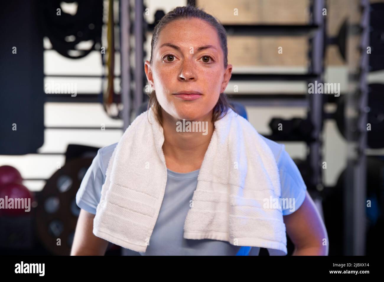 Beautiful woman athlete exercising hi-res stock photography and images ...