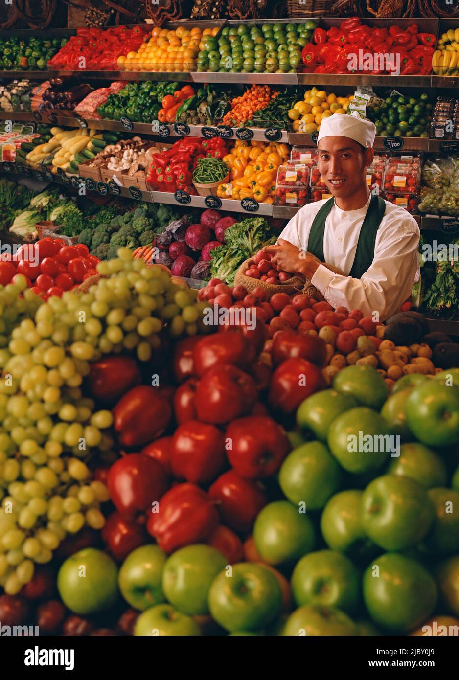 Stocking department hi-res stock photography and images - Alamy