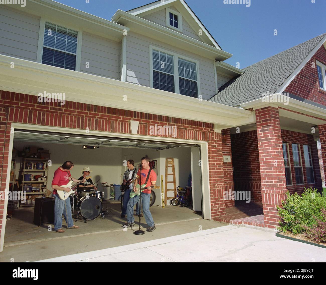 Dads garage hi-res stock photography and images - Alamy