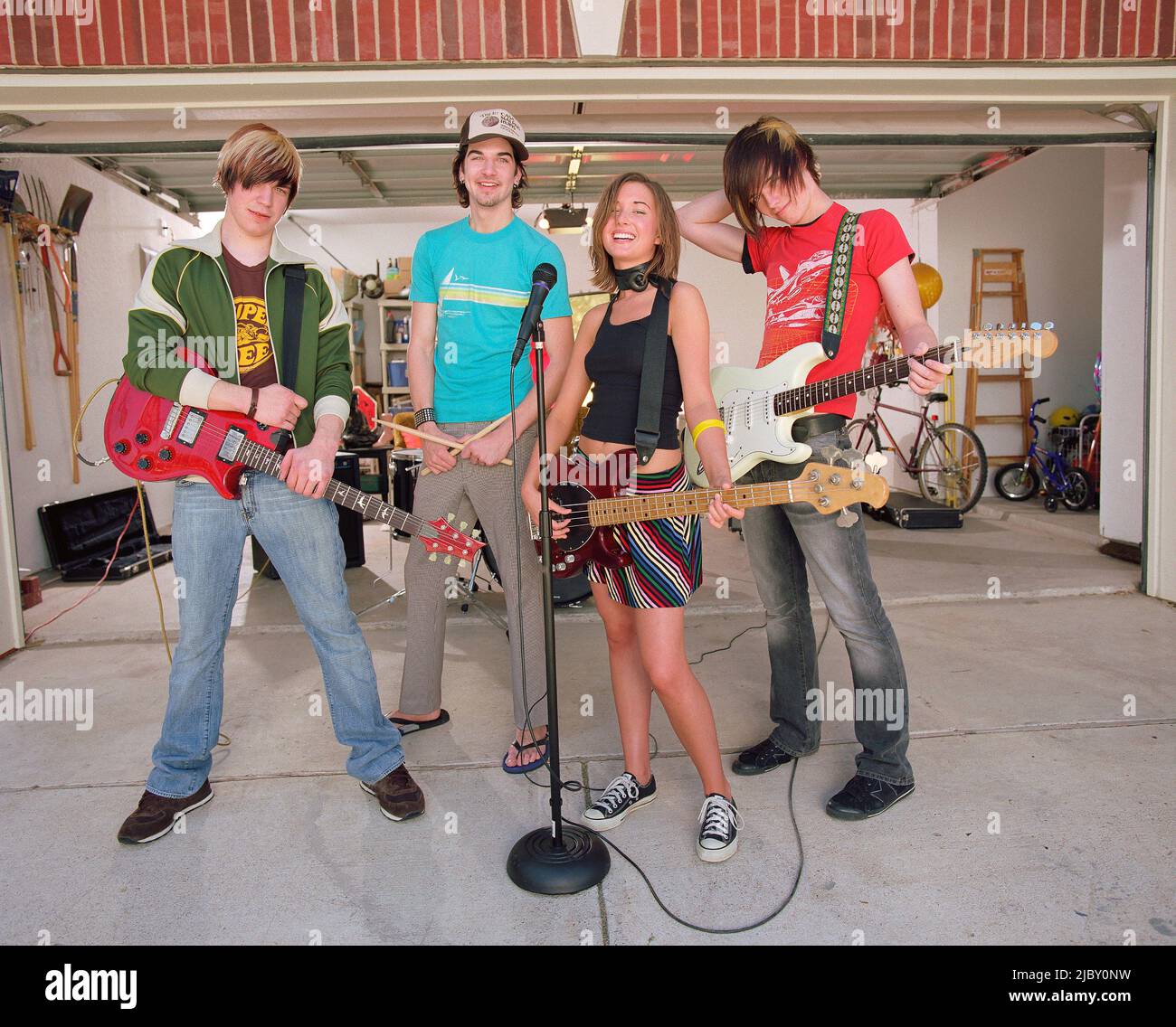 Teenage band garage hi-res stock photography and images - Alamy