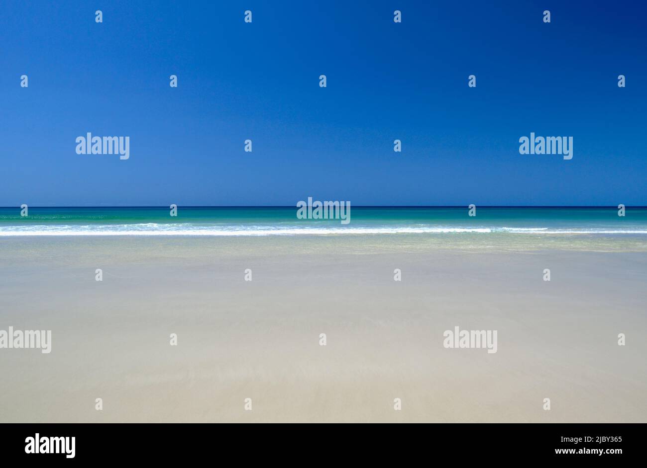 Sky meets water hi-res stock photography and images - Alamy
