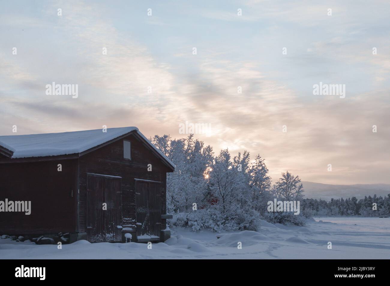 Log cabin sweden winter hi-res stock photography and images - Alamy