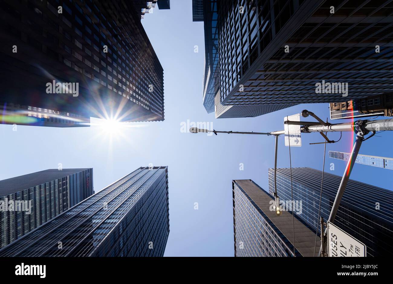 Skyscrapers from below hi-res stock photography and images - Alamy