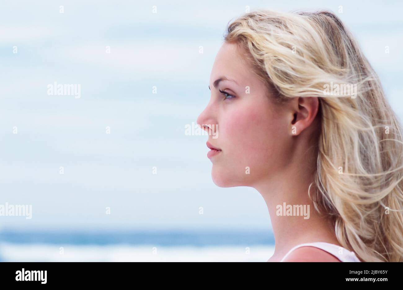 Beauty portrait beach hi-res stock photography and images - Alamy