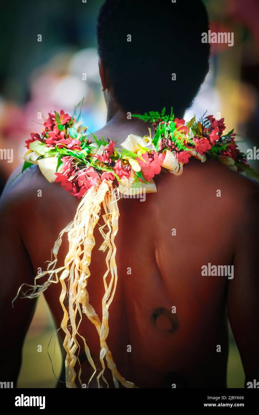 Back view of male fijian dancer in traditional clothing Stock Photo - Alamy