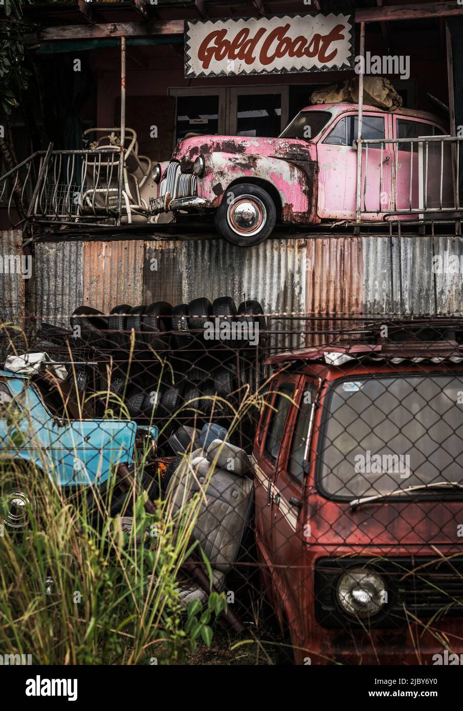 Demolition yard hi-res stock photography and images - Alamy