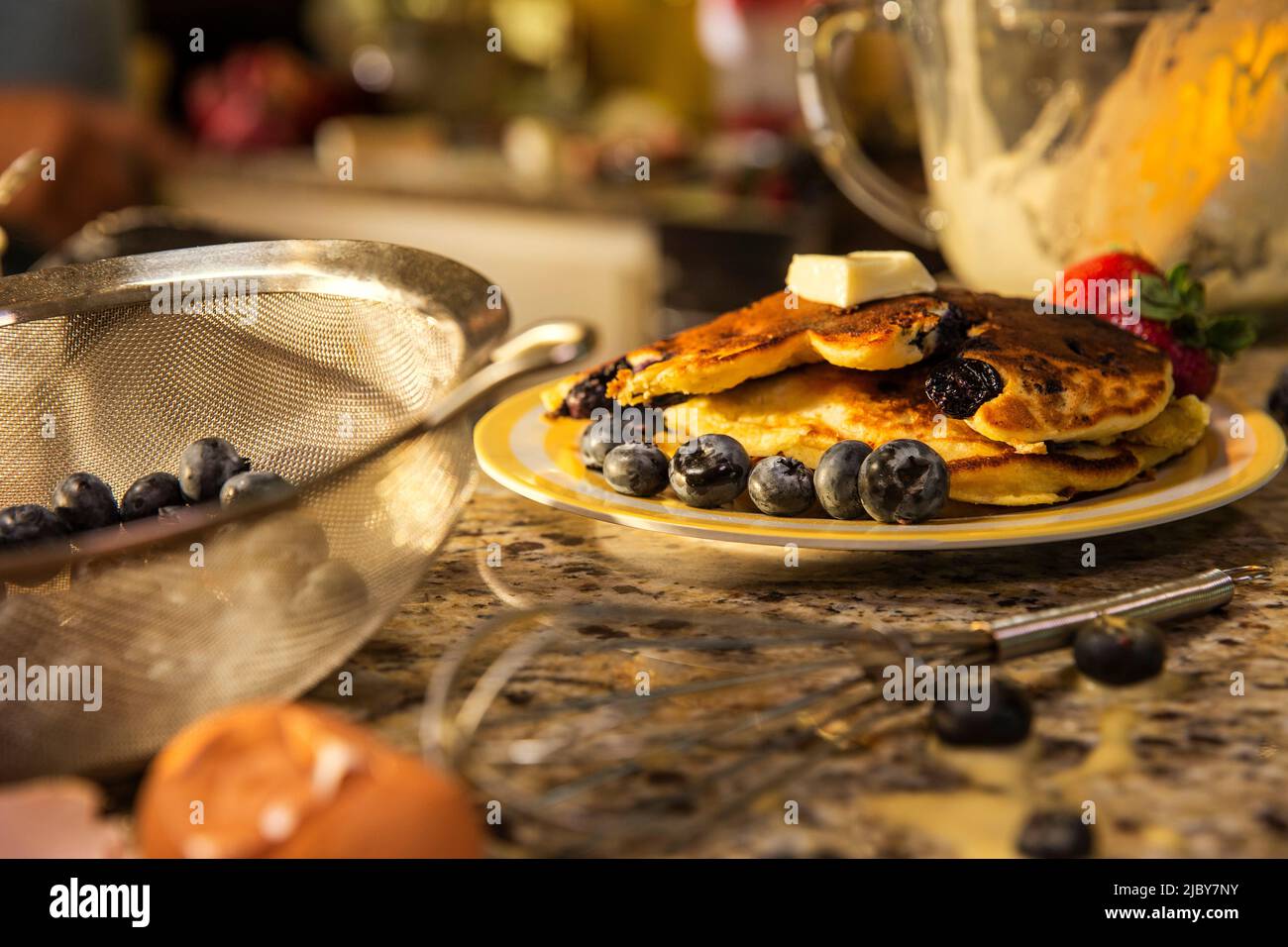 Messy kitchen counter hi-res stock photography and images - Alamy