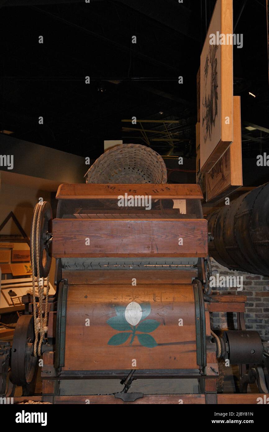 Cotton gin machine hi-res stock photography and images - Alamy