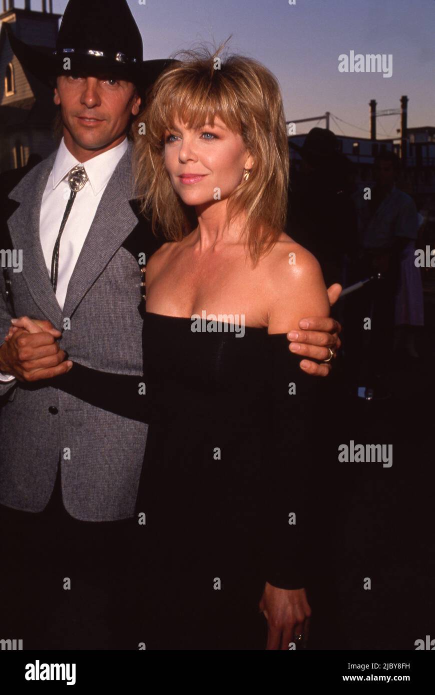 Lisa Hartman and Gary Davis August 1989. Credit: Ralph Dominguez ...