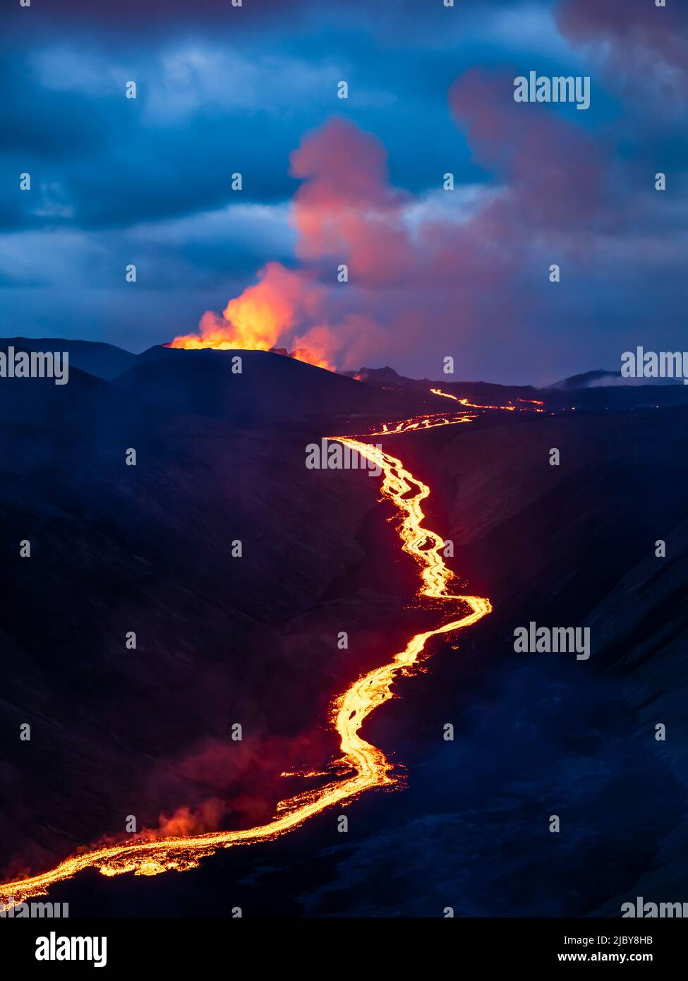 Glowing river of magma from Fagradalsfjall Volcanic eruption at ...
