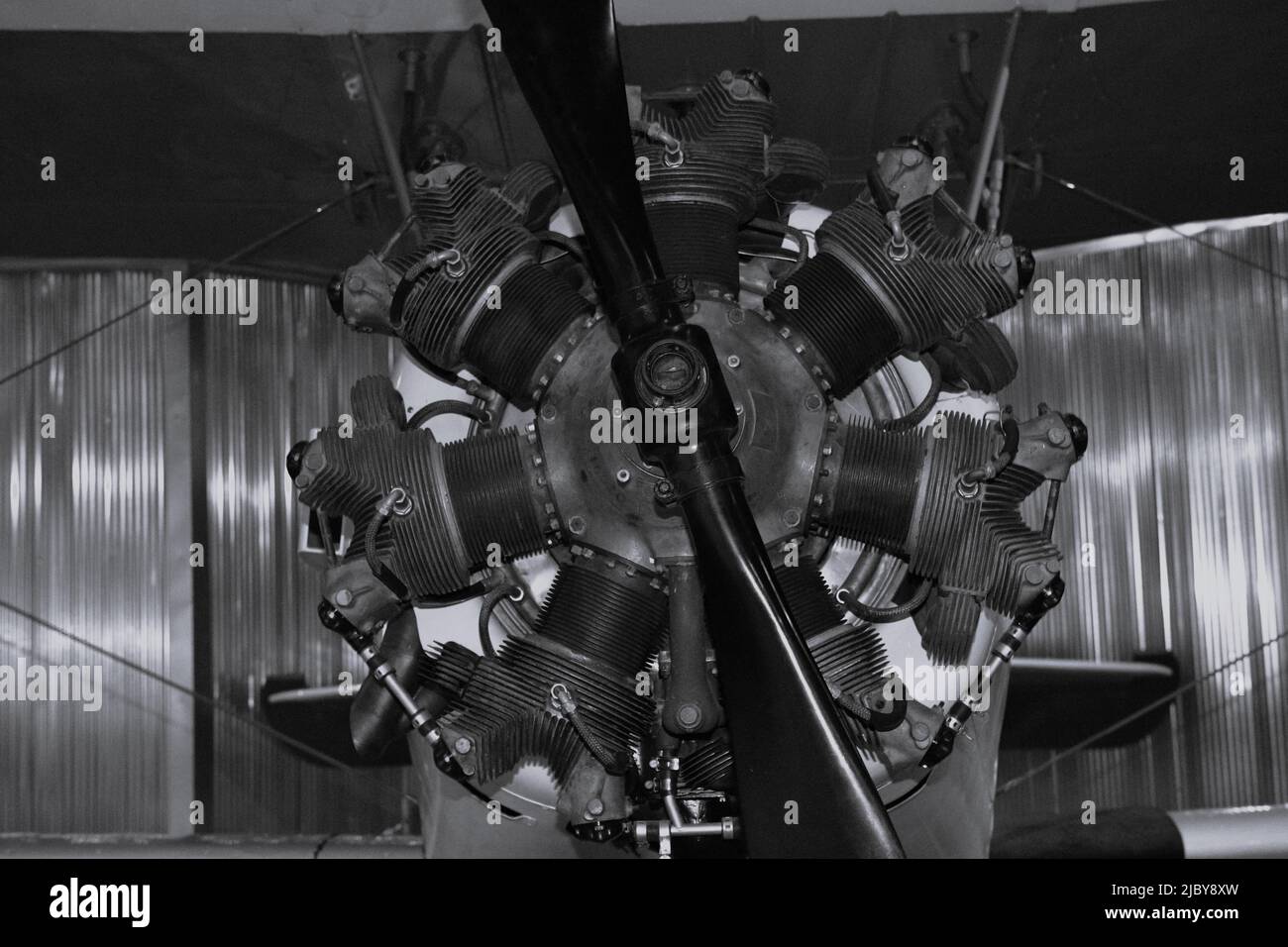 Engine cylinders hi-res stock photography and images - Alamy