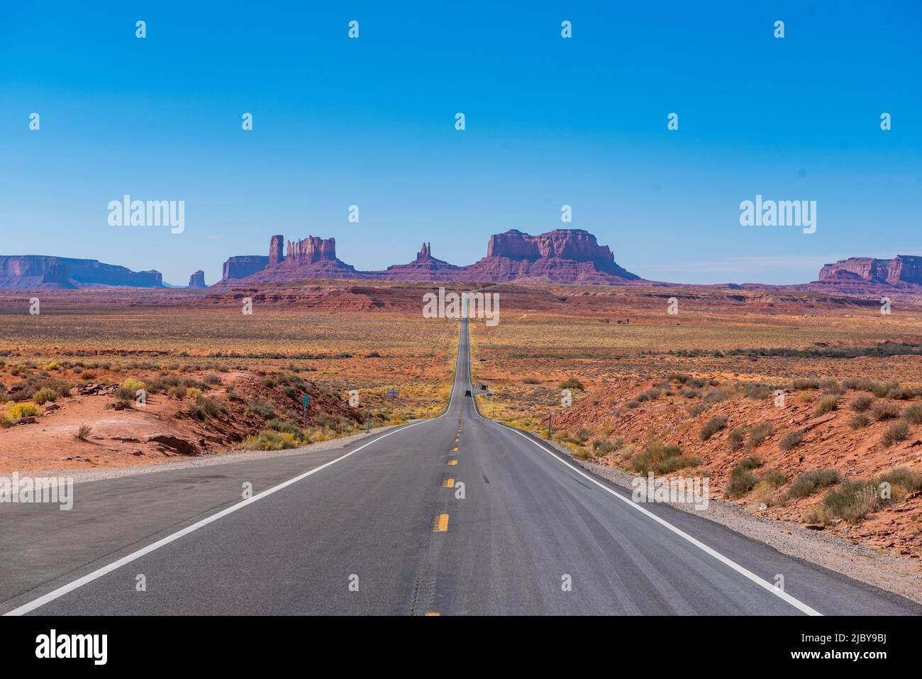 Road to monument valley Stock Photo - Alamy