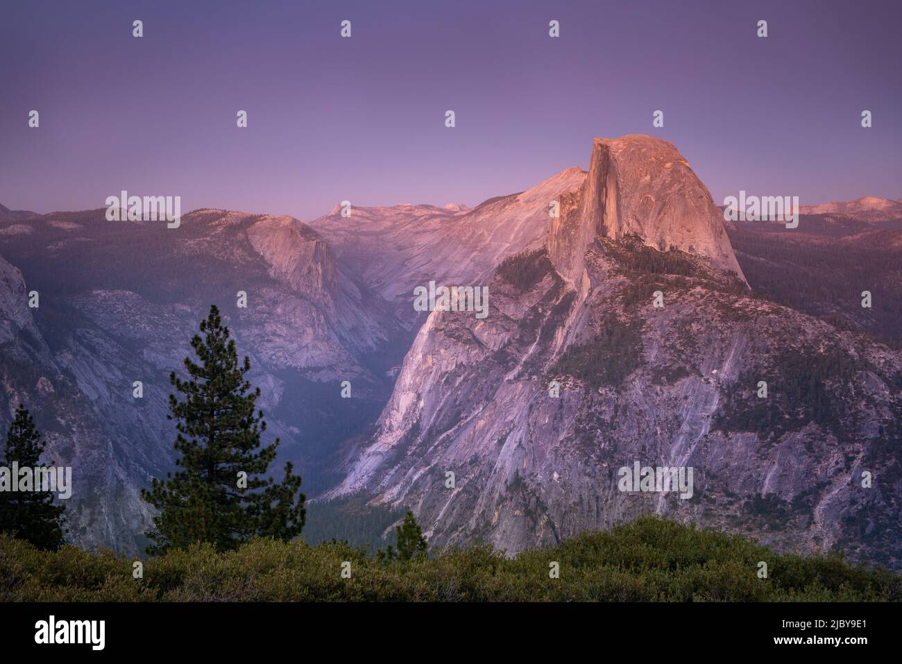 Half cloud hi-res stock photography and images - Alamy