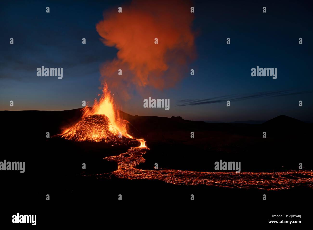 Explosion fire plume hi-res stock photography and images - Alamy