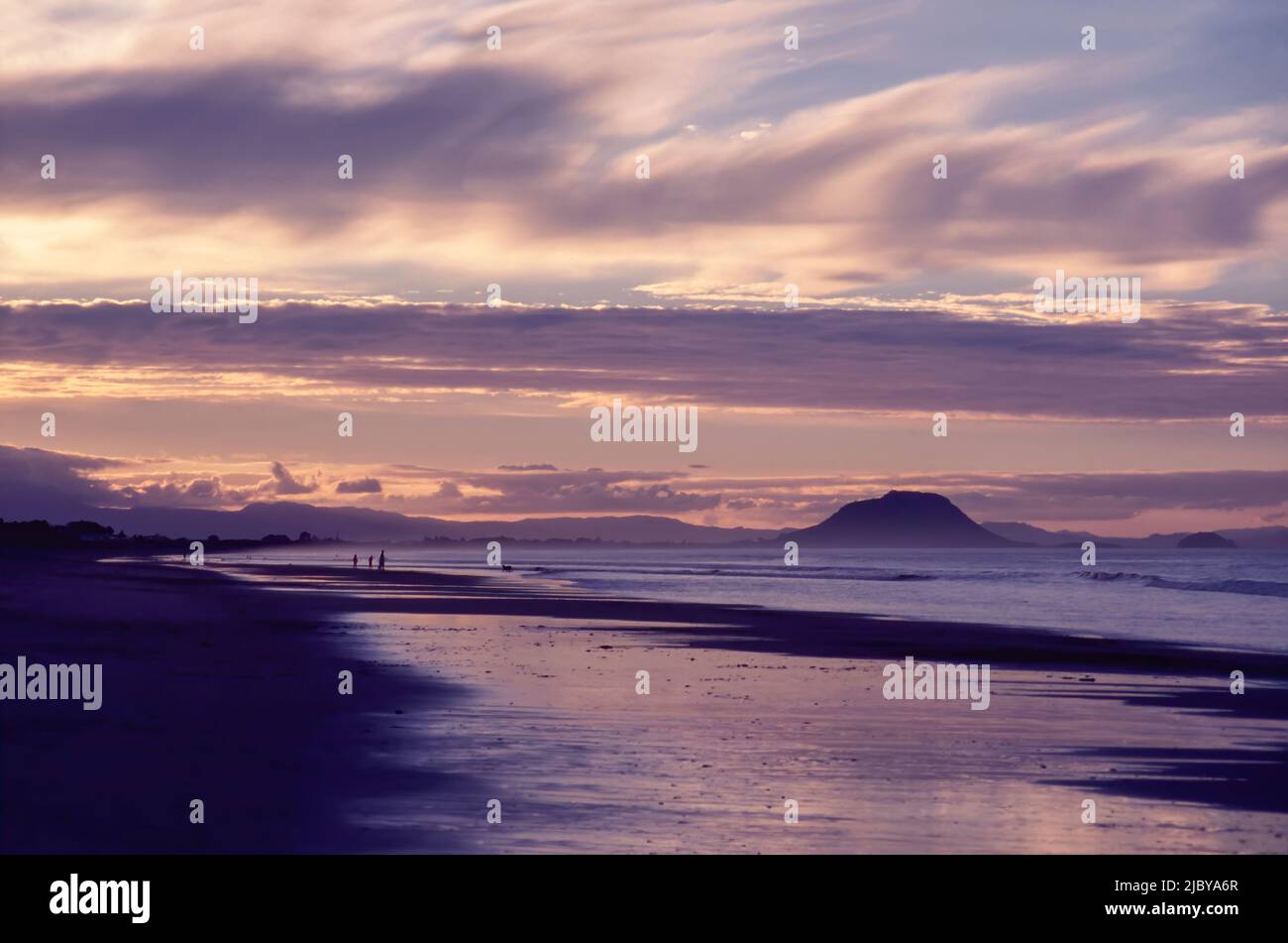 Papamoa beach hi-res stock photography and images - Alamy