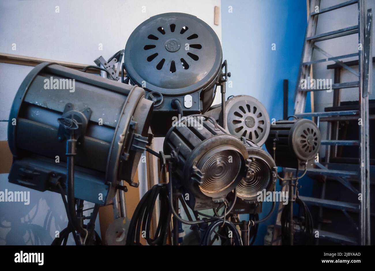 Vintage studio lights hi-res stock photography and images - Alamy