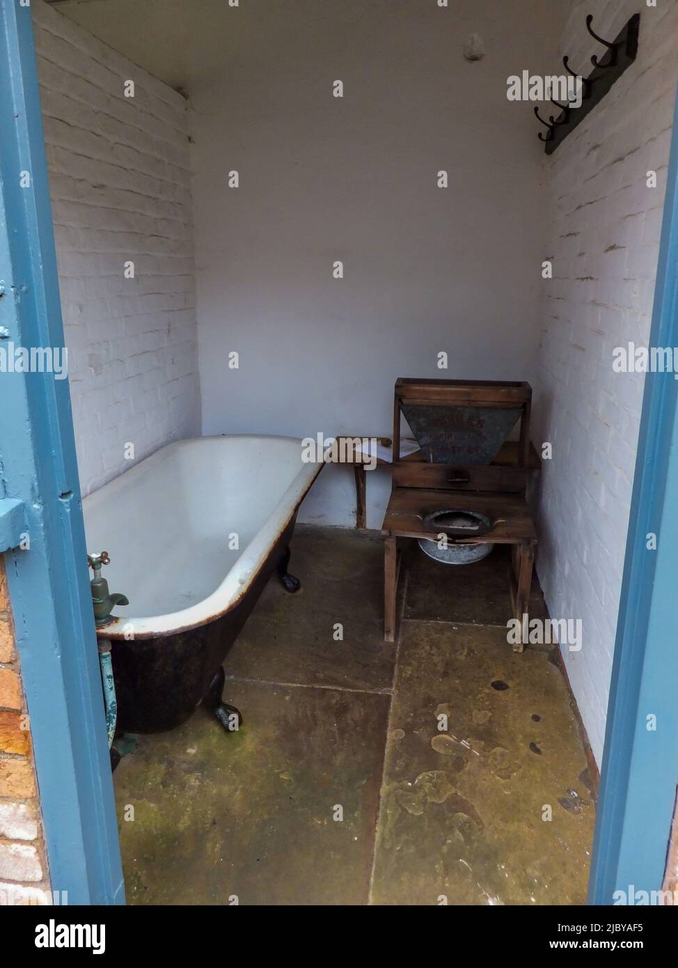 Military latrine hi-res stock photography and images - Alamy