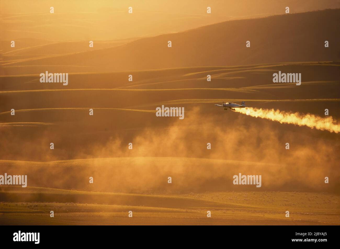 Topdressing hi-res stock photography and images - Alamy