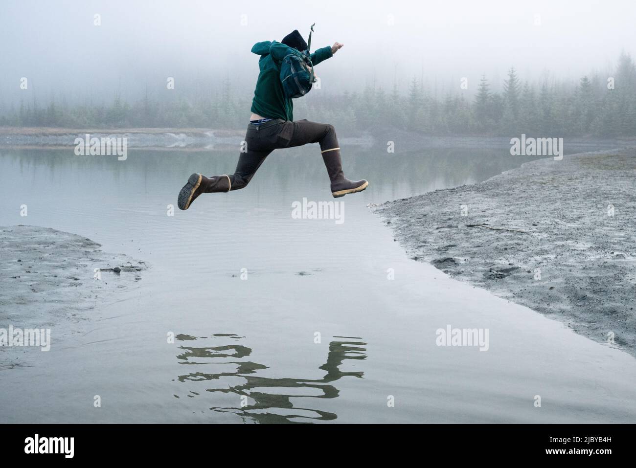 Jump over gap hi-res stock photography and images - Alamy
