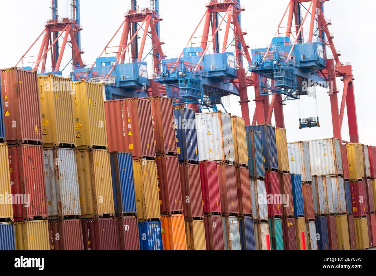 Hamburg, Germany. 08th June, 2022. Numerous containers are stacked in ...