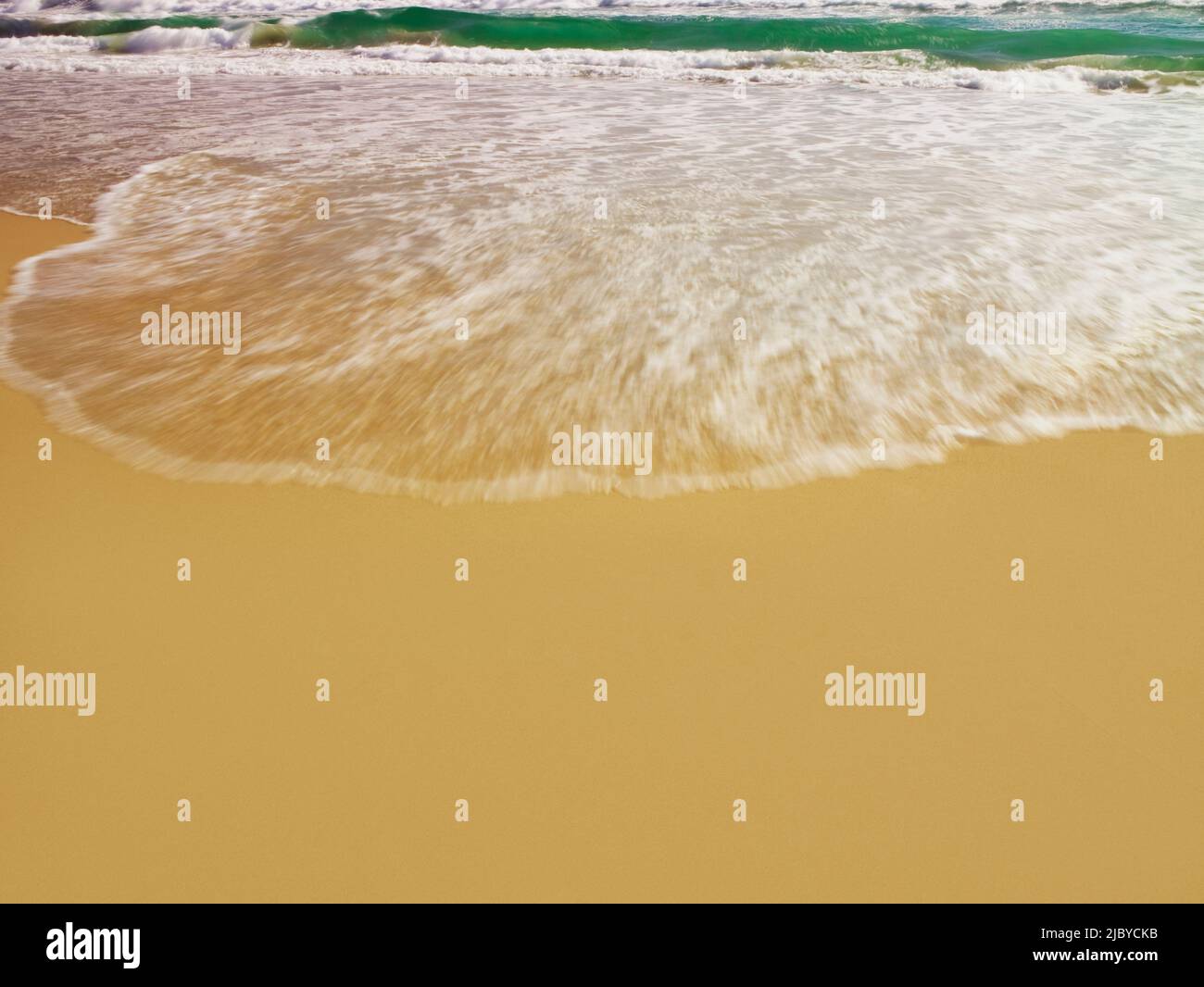 Rolling gentle ocean waves hi-res stock photography and images - Alamy