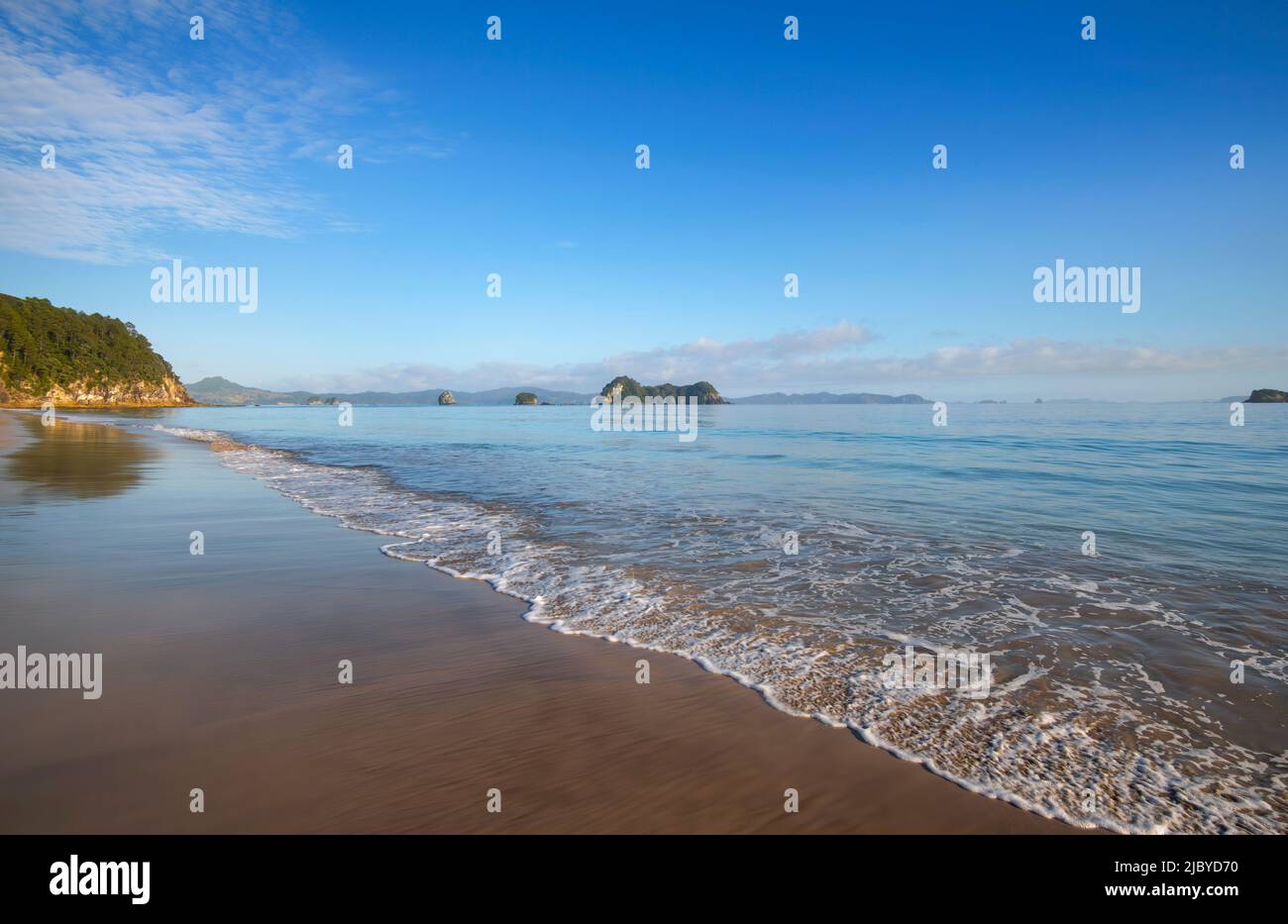 Hahei beach new zealand hi-res stock photography and images - Alamy
