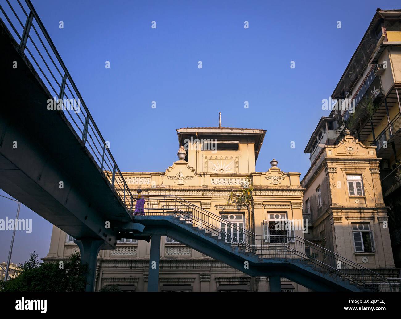 Overhead walkway hi-res stock photography and images - Alamy