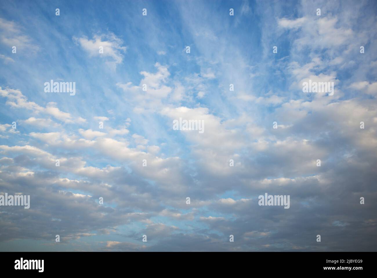 Grey sky horizontal hi-res stock photography and images - Alamy