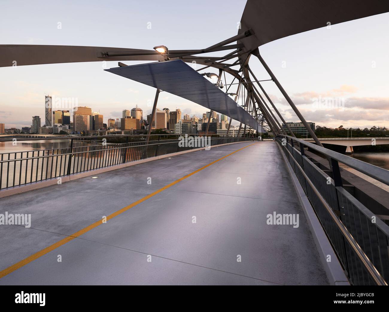 Pedestrian Bridge over Brisbane River linking Southbank and Brisbane ...